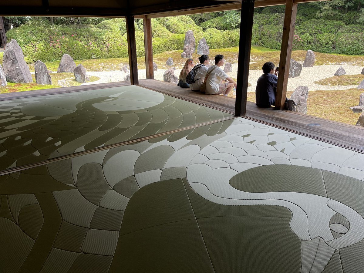 全て同じ色の畳なのに「2色の鶴」が見える｜つぶやきピックアップ - Yahoo!リアルタイム検索